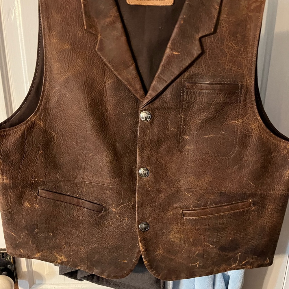 Coronado Bison Leather Concealed Carry Vest. Size 46. - Gem
